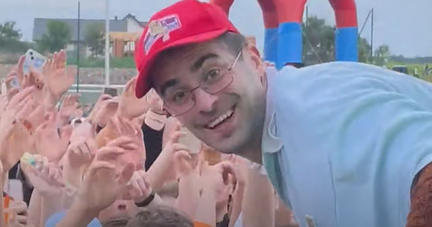 Quebonafide wraca w nowej odsłonie. Jakub Grabowski wydał nowy singiel ...