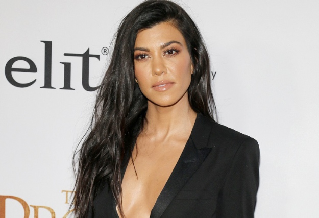 Kourtney Kardashian nago w basenie! Celebrytka pokazała gorące zdjęcie ... Kourtney Kardashian nago w basenie! Celebrytka pokazała gorące zdjęcie ...