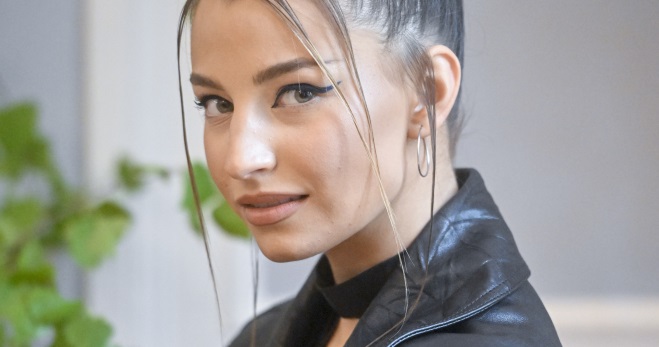 Julia Wieniawa w zmysłowej sesji foto. Przed obiektywem odsłoniła ...