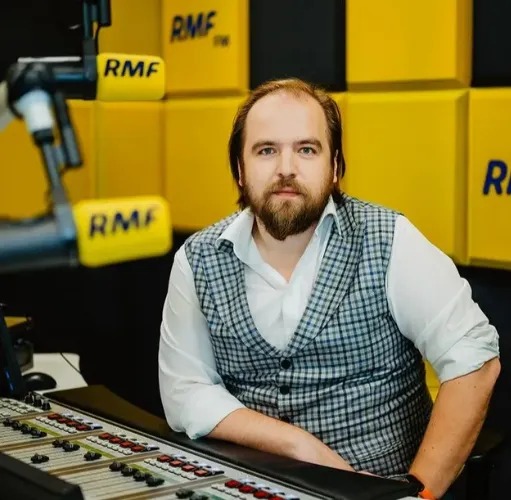 35 LAT :: RMF FM
